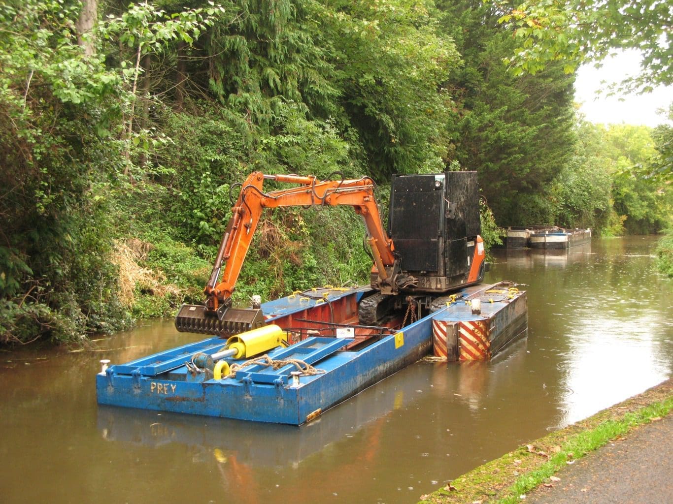 The Versatile Applications of the Dredging Excavator | PondMedics